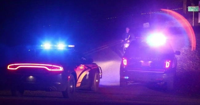 Homicide suspect killed, Oregon trooper injured in shootout - CBS News