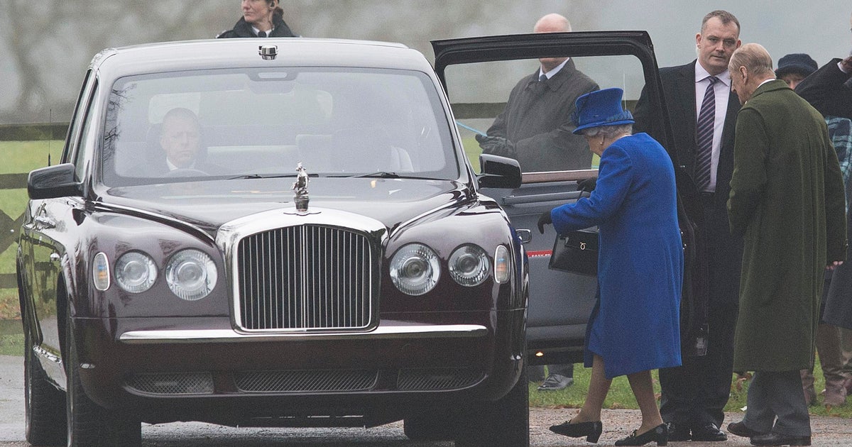 Queen Elizabeth makes first public appearance in weeks amid health ...