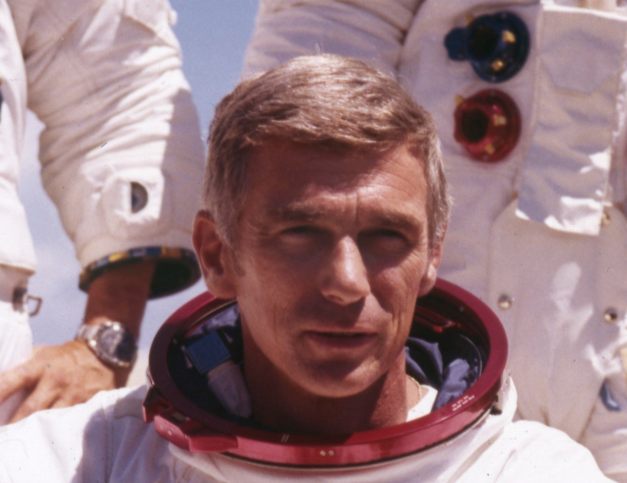Gene Cernan, last man to walk on the moon, dies at 82 - CBS News