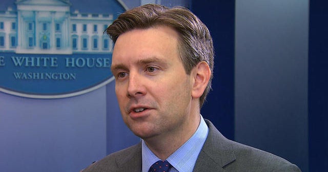 Josh Earnest on "outrageous" GOP anger over Chelsea Manning commutation ...
