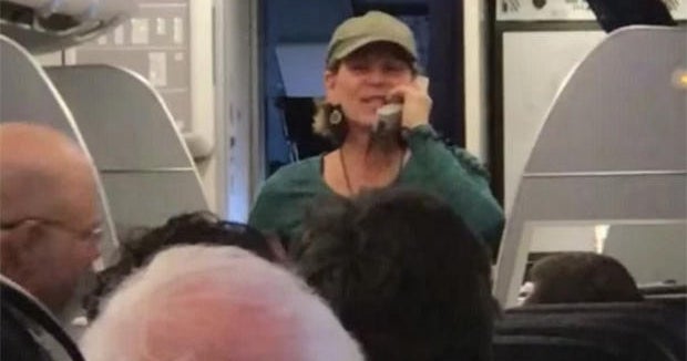 Spooked passengers deplane after pilot's bizarre rant on intercom - CBS ...