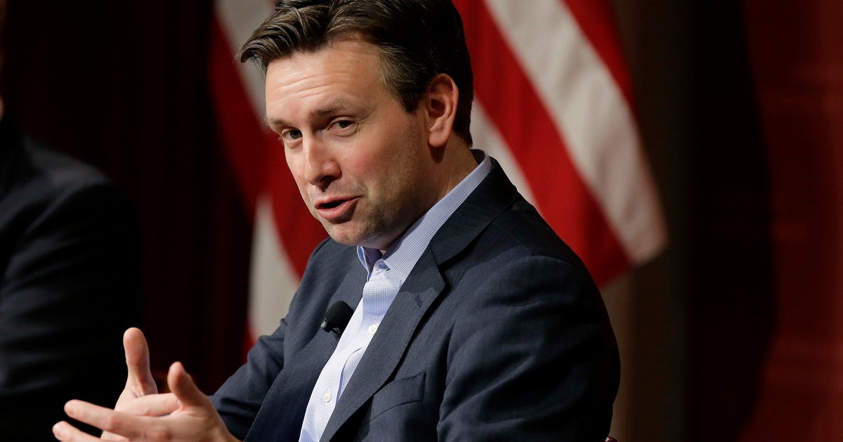 Josh Earnest gives Democrats his advice on The Takeout podcast - CBS News
