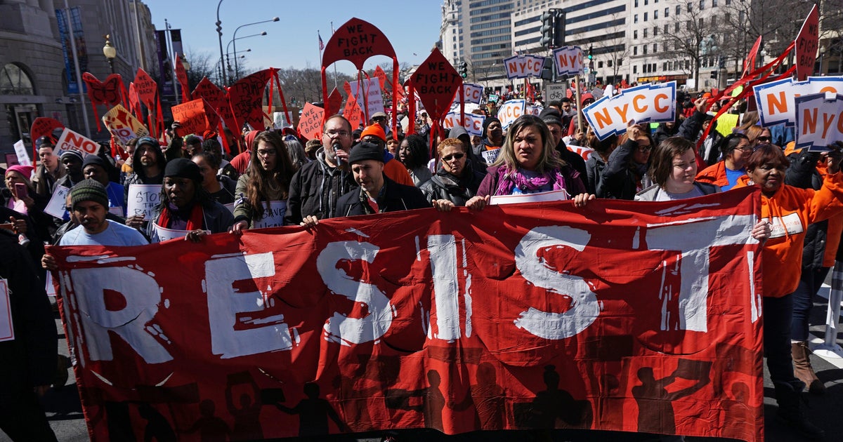 Anti-Trump "Resistance School" starts at Harvard - CBS News