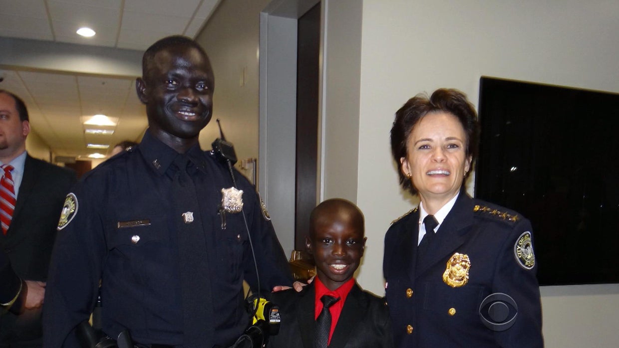 Refugee living out dream job as rookie cop in downtown Atlanta - CBS News