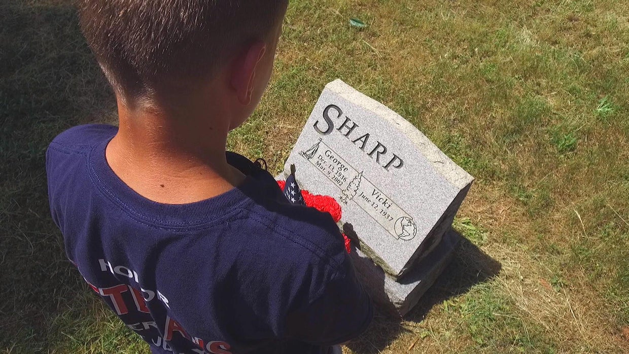 California boy, 11, becomes the pied piper of patriotism - CBS News