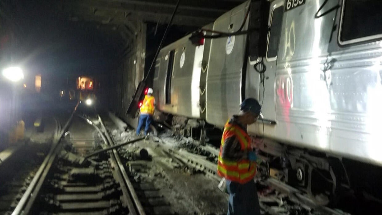 Subway cars derail, disrupt train service in NYC - CBS News