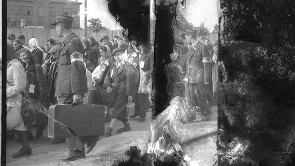 Memories Unearthed From The Lodz Ghetto Cbs News