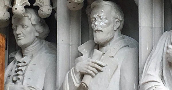 Duke University removes statue of Robert E. Lee from campus chapel ...