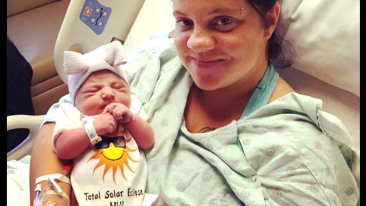 Solar Eclipse 2017: Sun and moon put on celestial performance - CBS News