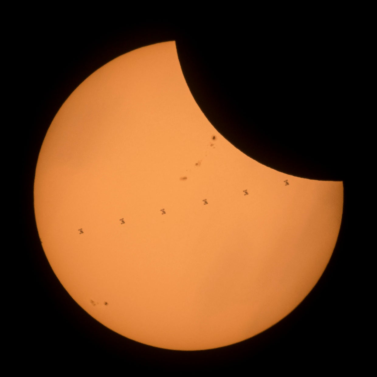 Dazzling solar eclipse photos that won't fry your eyes
