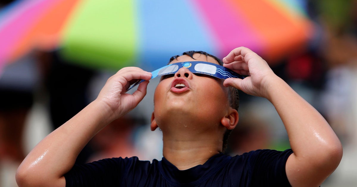 Did the solar eclipse damage your eyes? Here's how to tell - CBS News