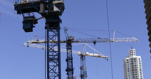 Can Miami cranes withstand Hurricane Irma? - CBS News