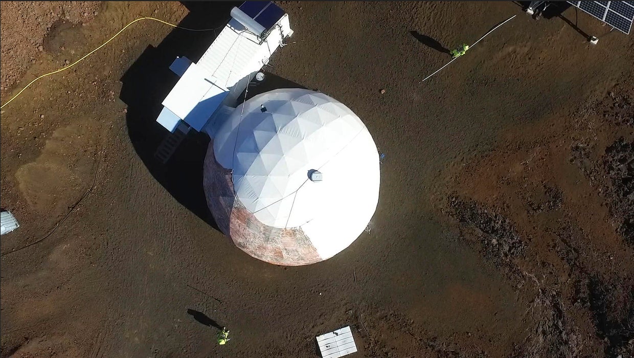Mars mission isolation simulation on Hawaii volcano ending - CBS News