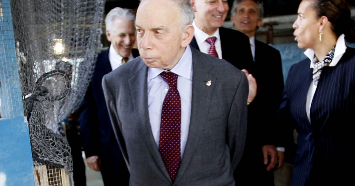 Samuel Irving "Si" Newhouse Jr., media titan, dies at 89 - CBS News