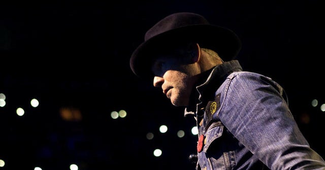Remembering Canadian rock legend Gord Downie - CBS News