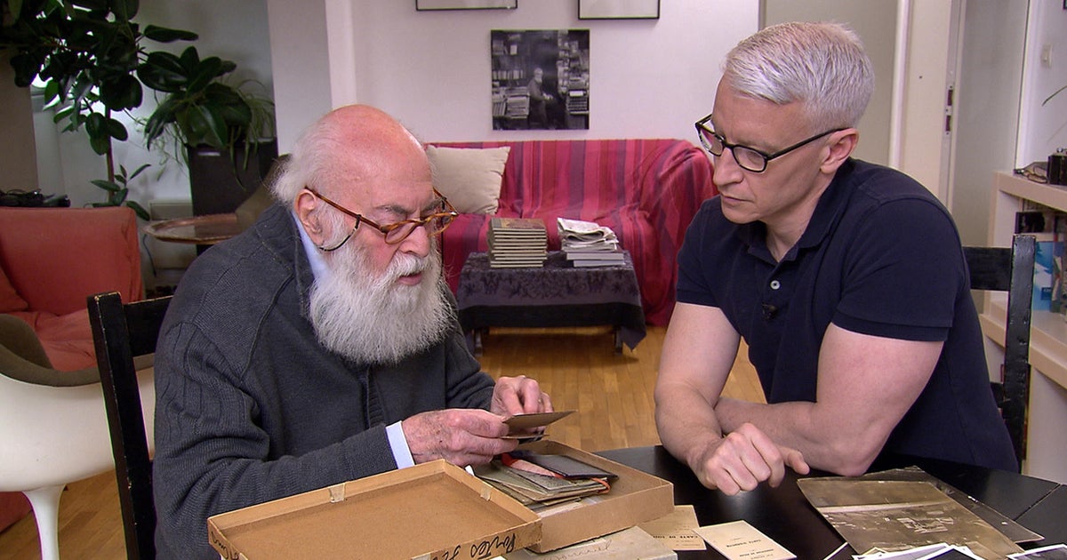 The forger who saved thousands of Jews from the Nazis - CBS News