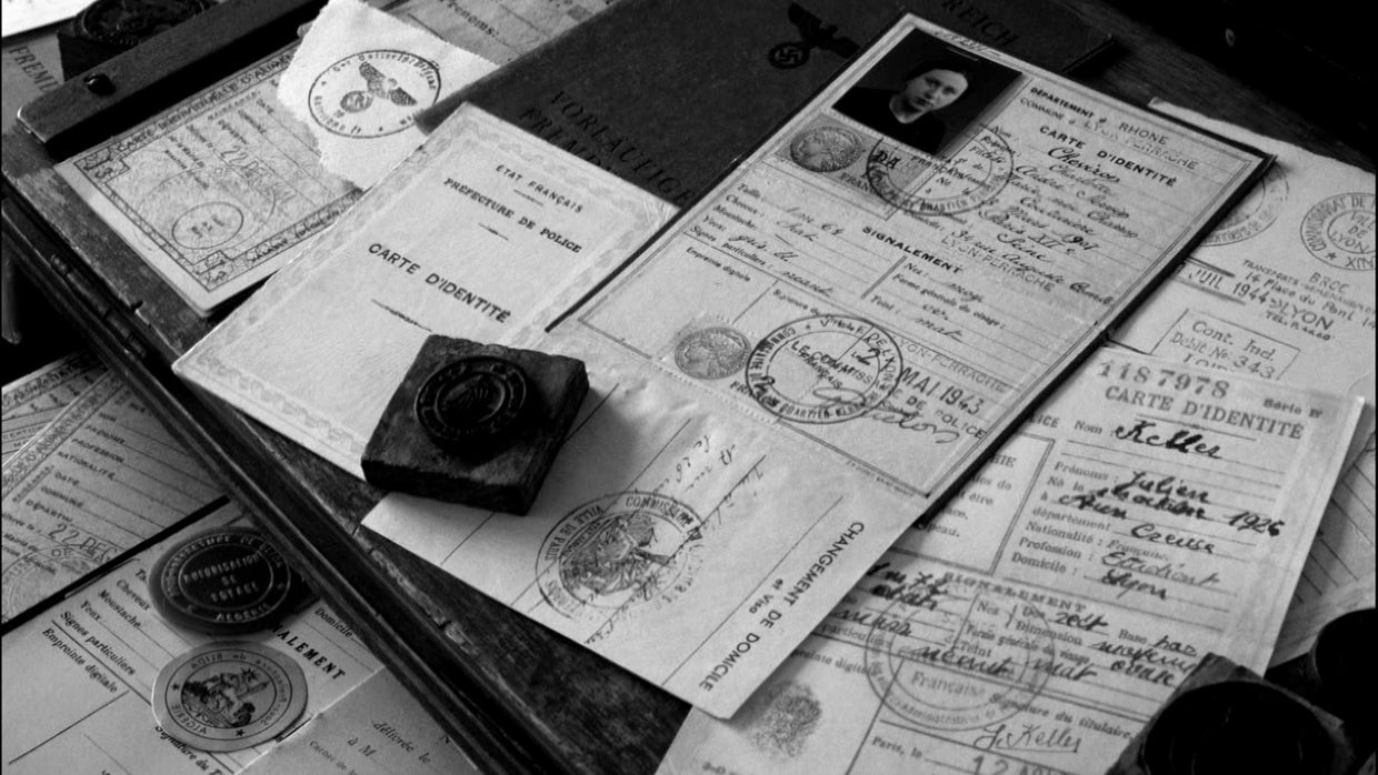 The forger who saved thousands of Jews from the Nazis - CBS News