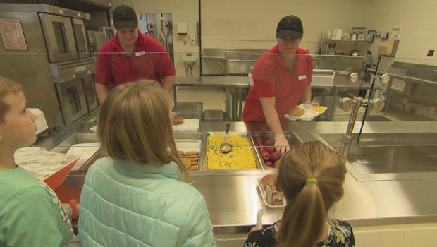 Feeding the need: Expanding school lunch programs - CBS News