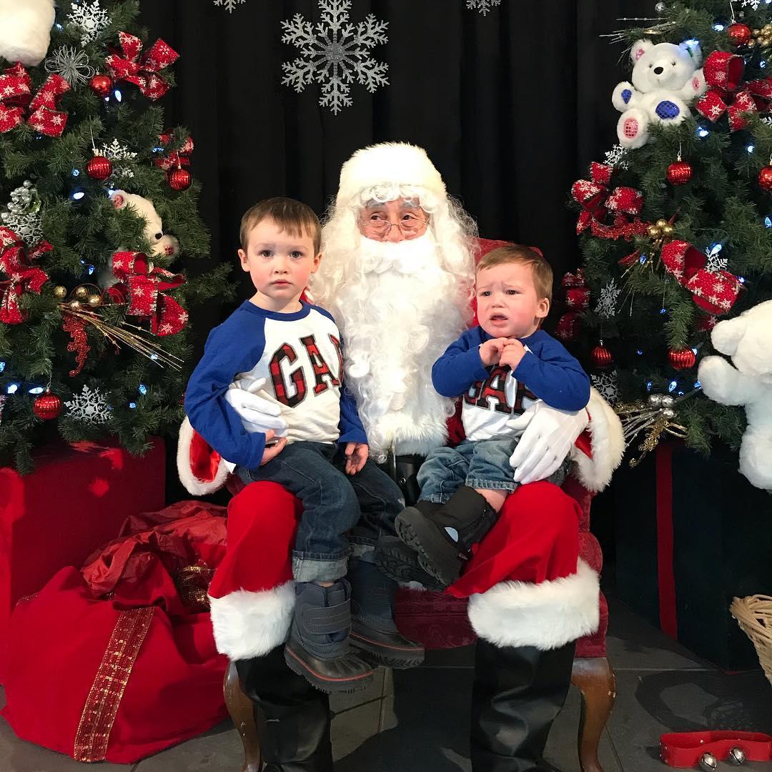 Awkward mall Santa photos