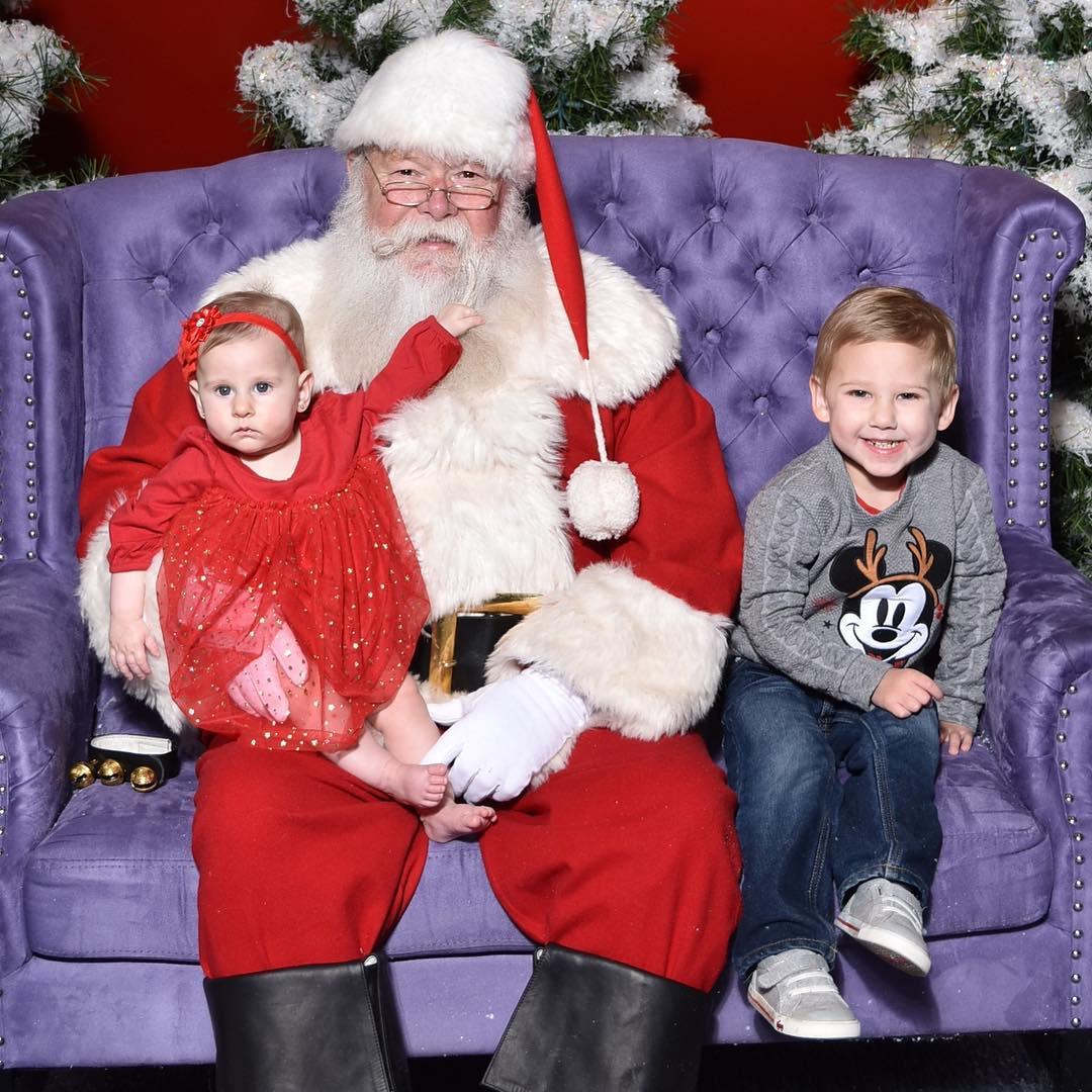 Awkward mall Santa photos