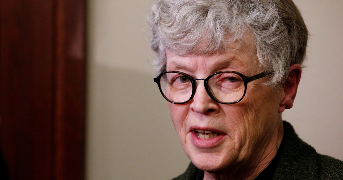 Michigan State president Lou Anna Simon to resign - CBS News