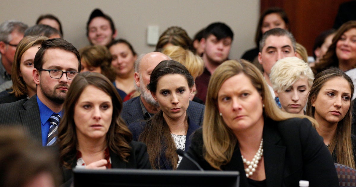 Larry Nassar's letter elicits gasps in packed courtroom - CBS News