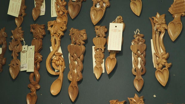 Tokens of love: The Welsh tradition of lovespoons - CBS News