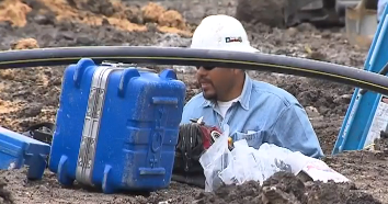 Gas service to thousands of Dallas homes halted due to leaks - CBS News
