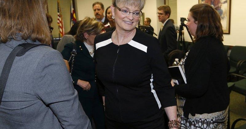 Bill Cosby trial: 1st accuser takes stand in sex assault re-trial - CBS ...