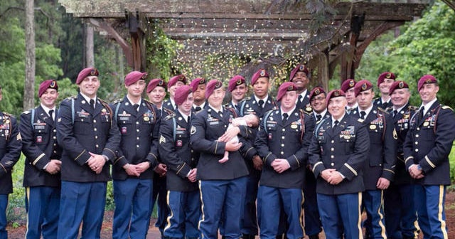 Fallen soldier's newborn baby photographed with dad's Army "brothers ...