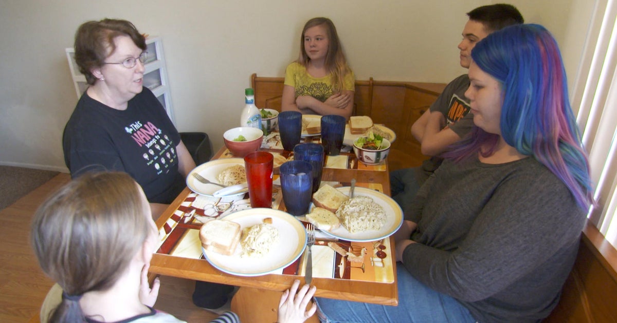 When opioids impact the whole family - CBS News