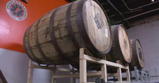 Studying beer for college credit - CBS News