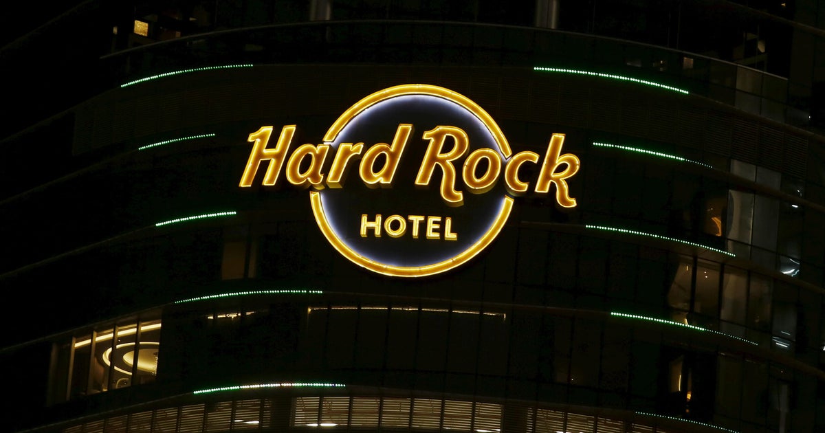 Hard Rock casino's 30-foot guitar sign includes giant typo - CBS News
