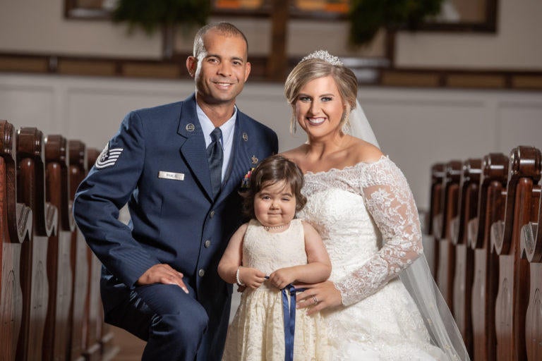Skye Savren-McCormick, 3-year-old cancer survivor, is flower girl in ...