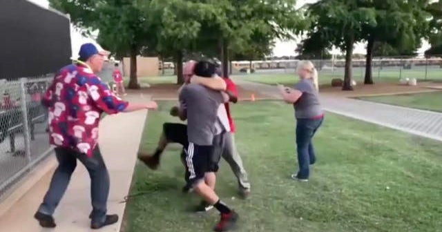 Parents brawl at kids' baseball game - CBS News