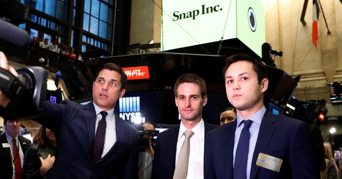 Snap stock price drops to all-time low on report that it's running out ...