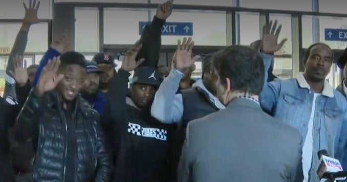 More convictions linked to corrupt Chicago cop tossed - CBS News