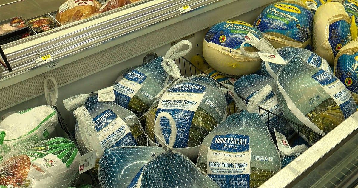 Consumers Can Track Thanksgiving Turkey History With New Codes - CBS ...