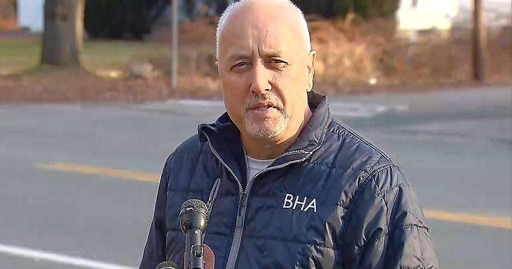Brockton Mourns Mayor Bill Carpenter At City Hall - CBS Boston