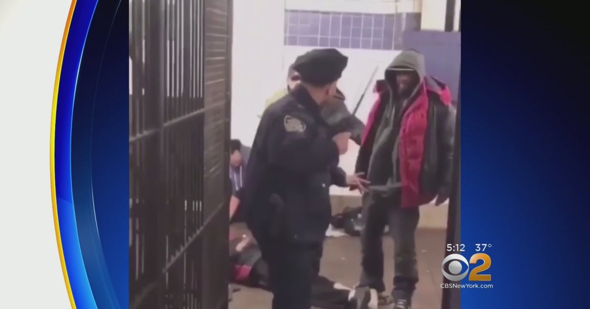 Cop Fights Off Drunken Group Who Allegedly Harassed Woman In Shocking ...