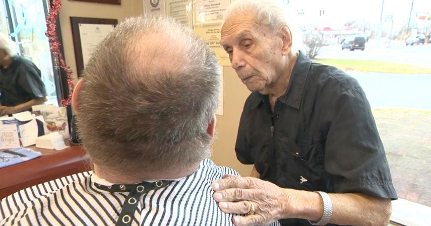 World's Oldest Working Barber Still Making Clients Look Good In New ...