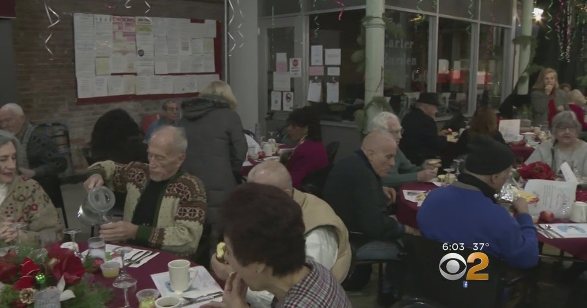 For Some Families, The Christmas Tradition Is Volunteering Together ...