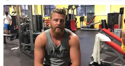 Erich Stelzer: YouTube bodybuilder who stabbed Tinder date dies after ...