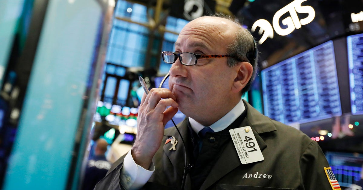 Stocks end the year down, suffering worst decline since 2008 - CBS News
