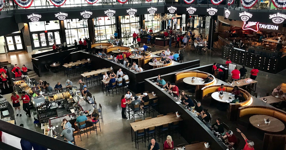 Texas Live! Expects Super Bowl To Attract Largest Crowd Yet - CBS Texas