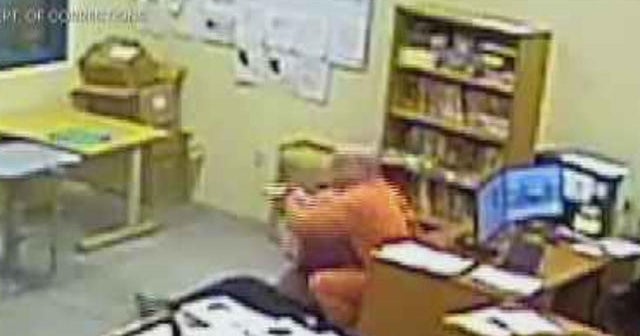 Video shows inmate holding prison employee hostage - CBS News