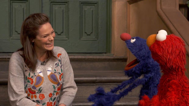 "Sesame Street": Behind the scenes with the Muppets, and the puppeteers ...