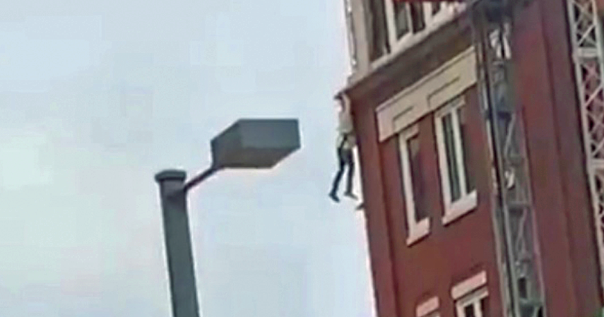 Fort Worth Scaffolding Collapse Leaves Worker Hanging On To Building ...