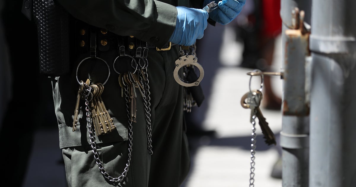 Prison Guard Sentenced For Sexual Relationship Says She 'Stumbled Upon ...