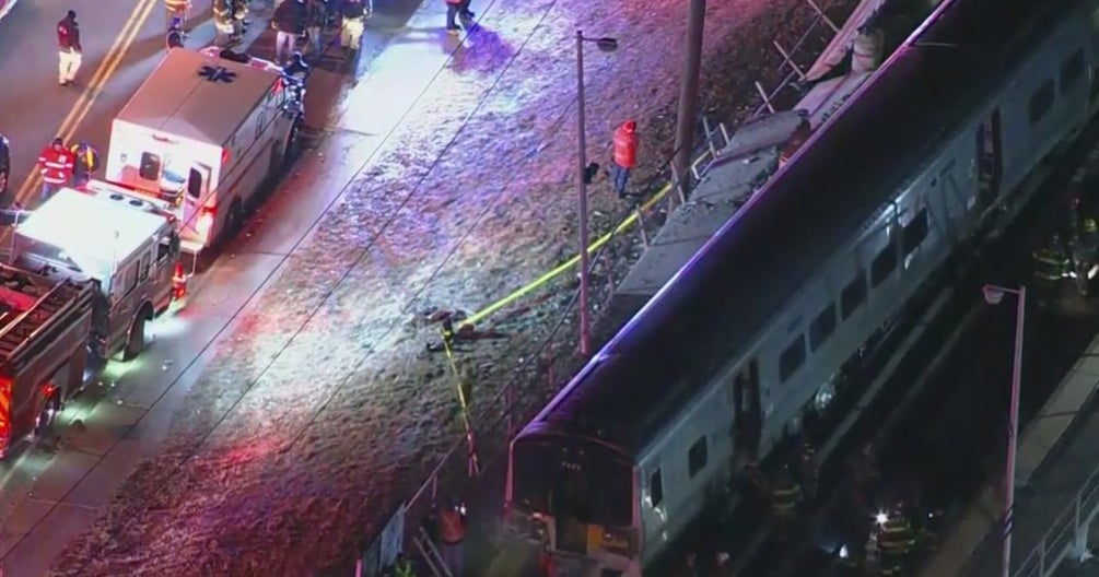 3 Dead After LIRR Trains Strike Truck, Manhattan-Bound Train Crashes ...